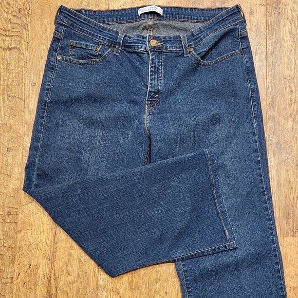 Levi's | Jeans | Levis 52 Perfectly Shaping Boot Cut Jeans Sz 2 Short ...